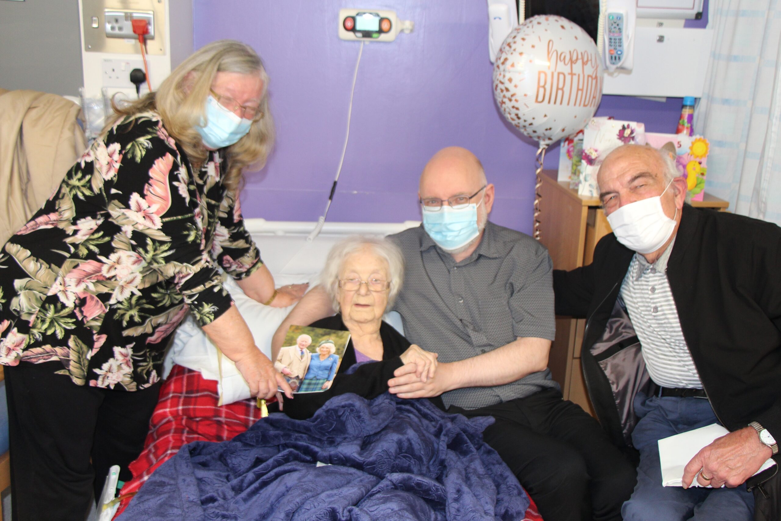 Elizabeth celebrates her 105th birthday at local NHS hospital - North ...